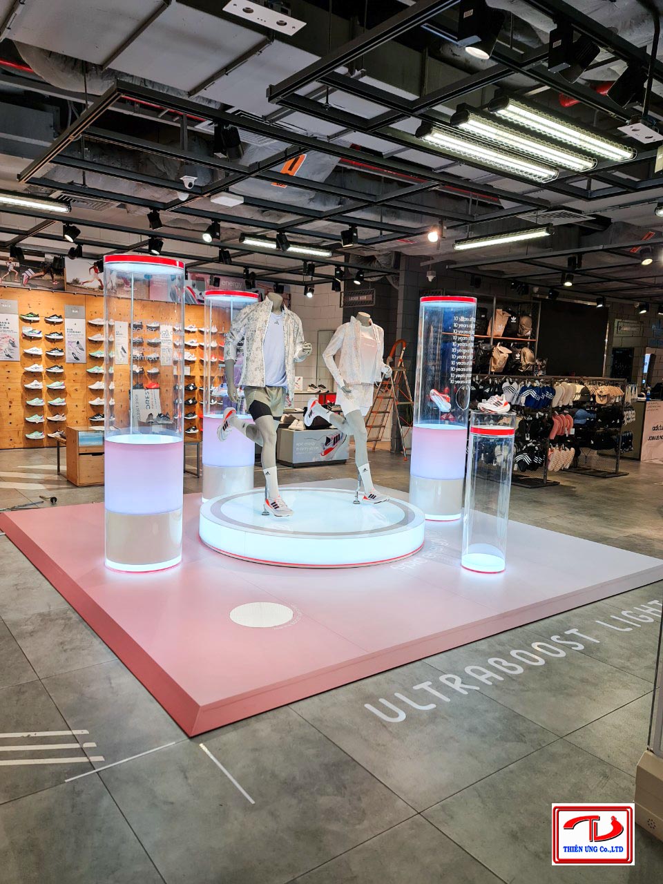 Mô hình Adidas Launch Zone Q.7 - TP.HCM ( 03-03-2023 ) - Quảng Cáo ...