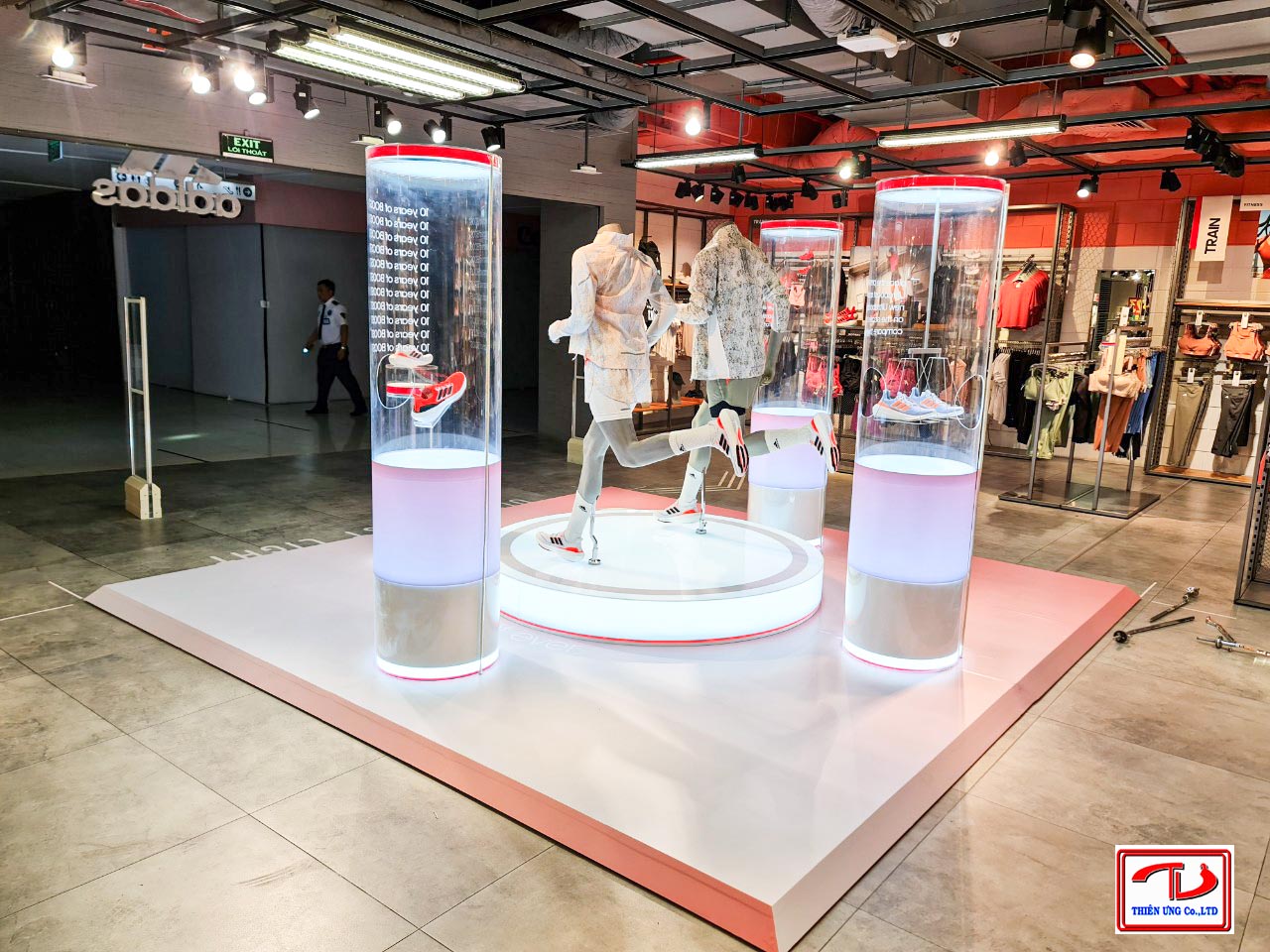Mô hình Adidas Launch Zone Q.7 - TP.HCM ( 03-03-2023 ) - Quảng Cáo ...